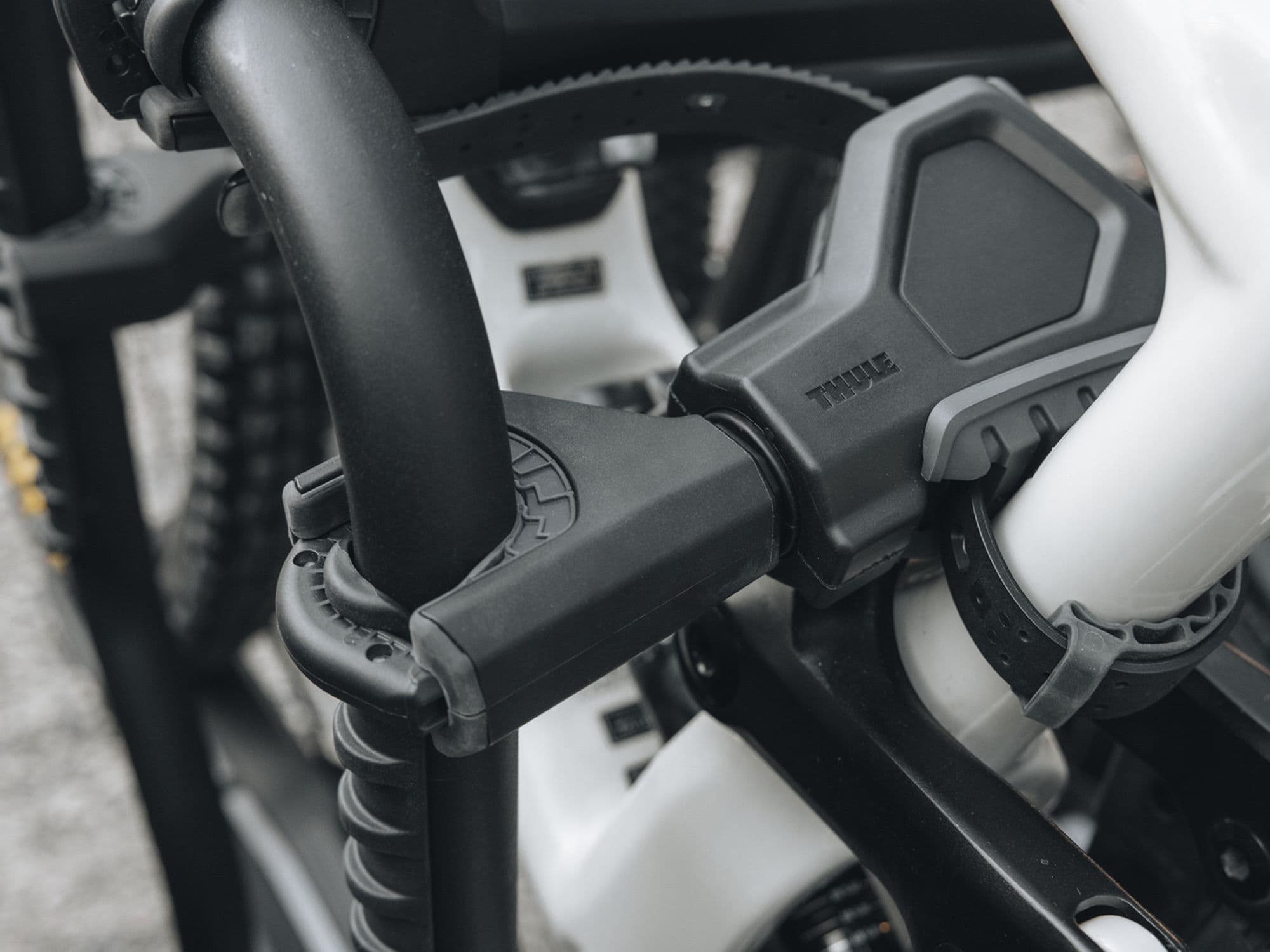 Thule EasyFold 3 Two Bike Carrier Platform Rack with Foldable Loading Ramp