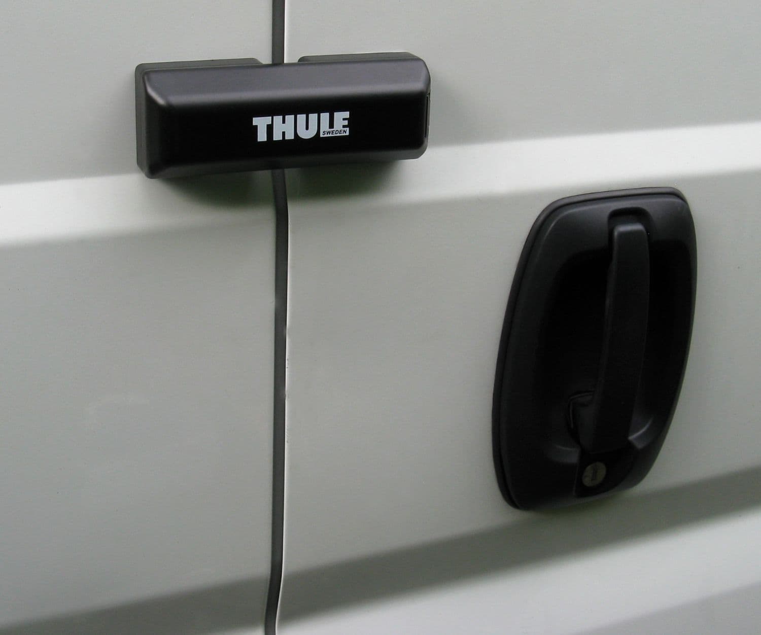 Van Lock Thule Revert Thule Van Slide Door Lock High Security - Goode ...