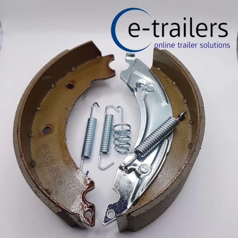 BARGAIN - 200x50 KNOTT TYPE TRAILER BRAKE SHOES FOR ONE 8" DRUM ON IFOR ...