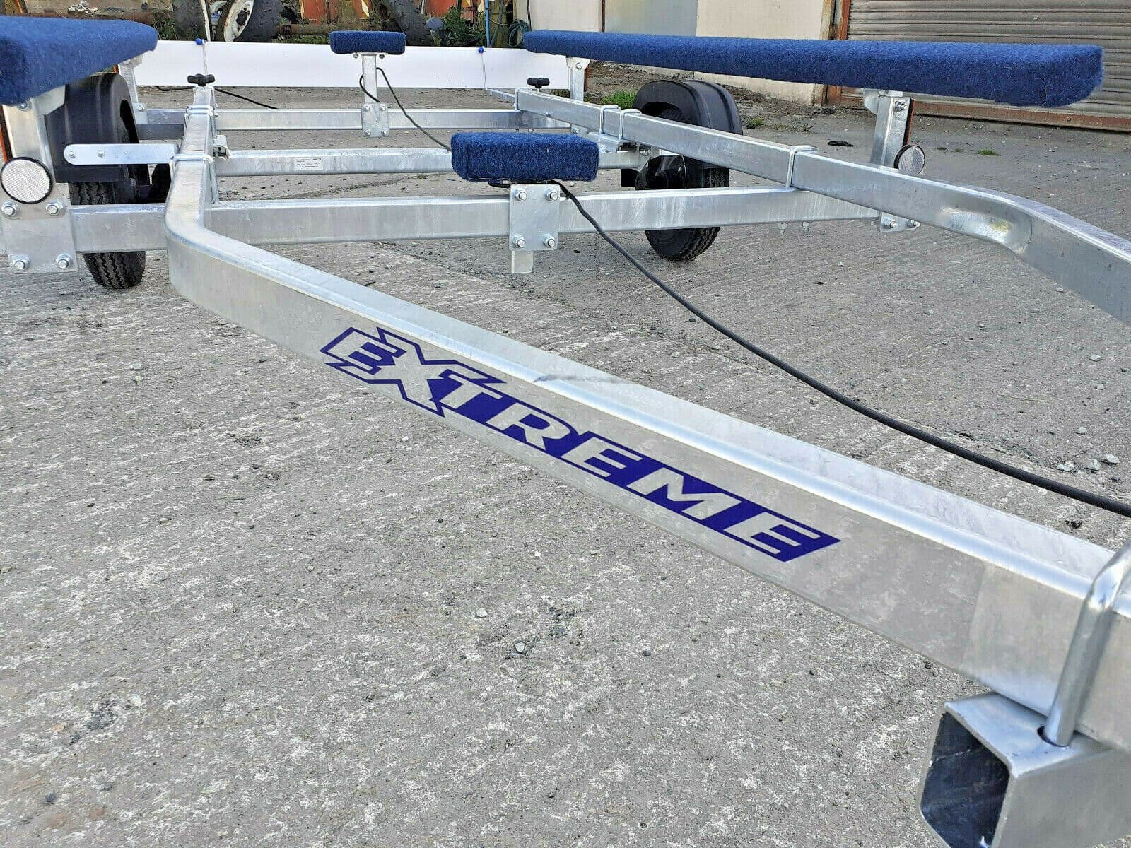EXTREME EXT 400kg Bunk Inflatable Boat Trailer - Suitable for ...