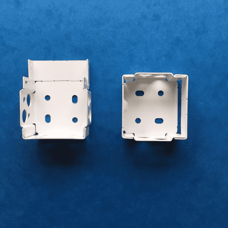 1 PAIR VENETIAN BOX BRACKETS FOR 44MM X 44MM TOP BOX WHITE