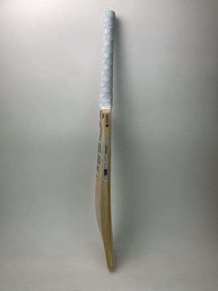 GM - KRYOS Signature Cricket Bat 2 10 6oz