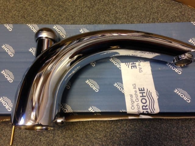 Grohe Sentosa Bath Spout with Divertor Chrome 25551000A