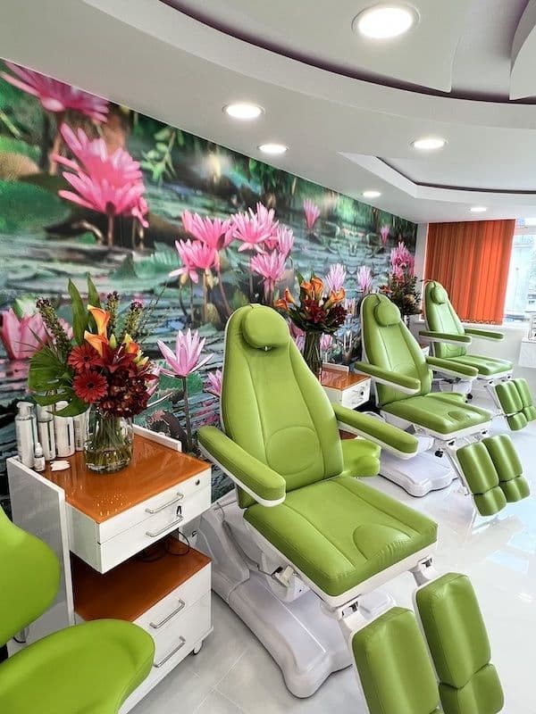Luxury Pedicure chair/bed three- motor drive with heating
