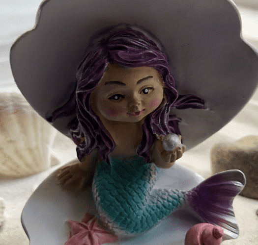 Blue Ocean - Mermaid in a Oyster-shell - 9cm tall.