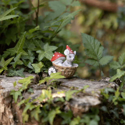 Marvin The walnut Mouse - 6cm.