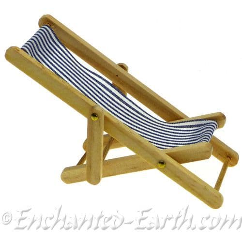 Mini Garden Deck Chair - choose from two colours.