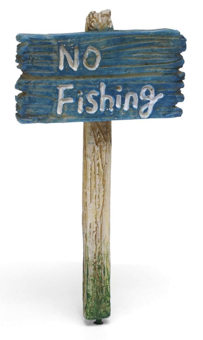 Woodland Knoll - No Fishing - Sign Post.