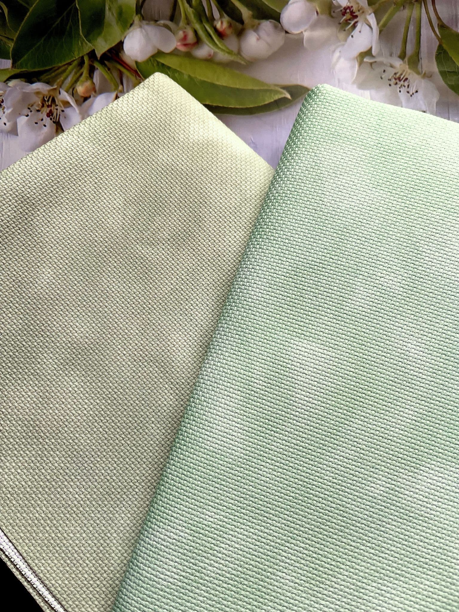 Emerald Mist Aida 45 x 50 cm