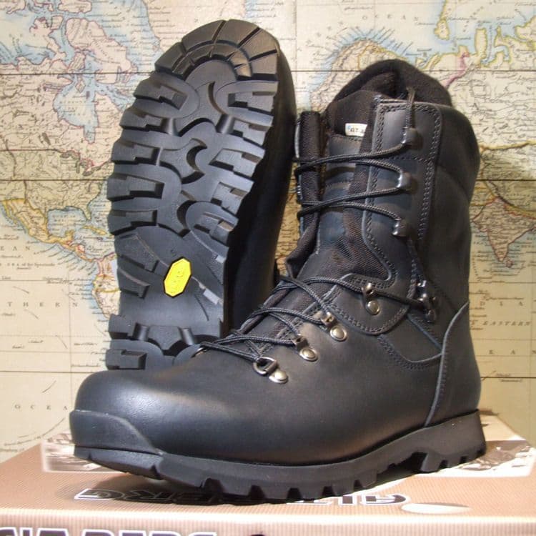 AltBerg Men's Tabbing Boot Vibram Sole Black