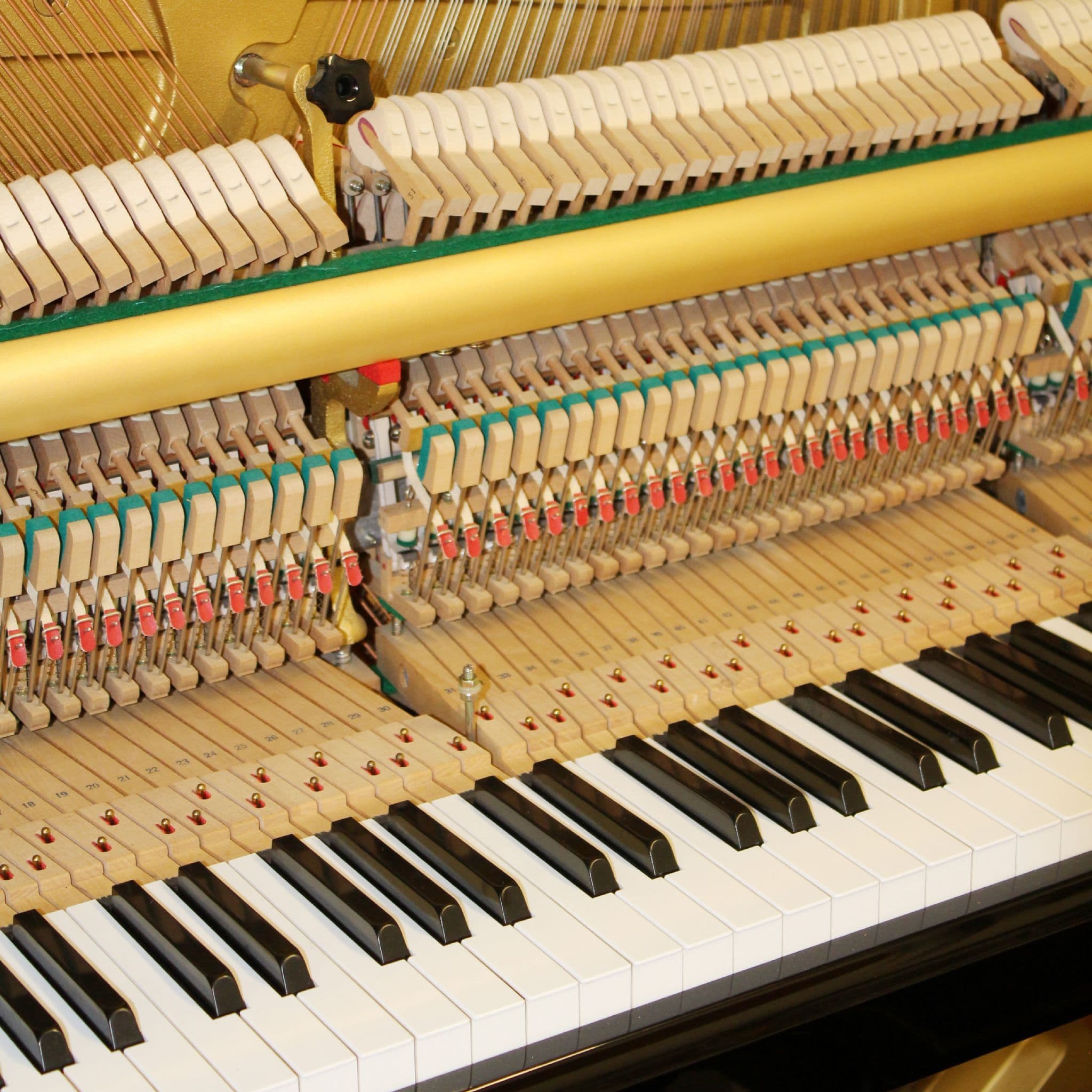 Yamaha P116T Traditional Upright Piano Black c1989