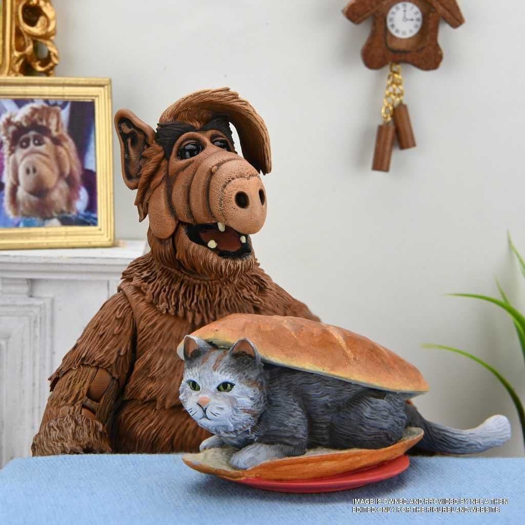 ALF ALIEN LIFE FORM ULTIMATE 7 INCH SCALE ACTION FIGURE FROM NECA