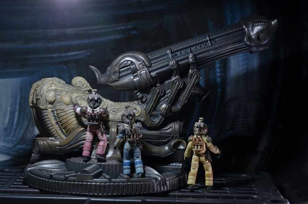 ALIEN FOSSILIZED SPACE JOCKEY PROP REPLICA FROM NECA