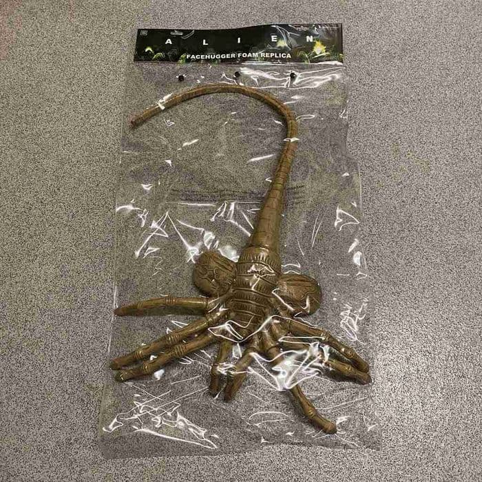 ALIEN LIFE SIZE FACEHUGGER PROP REPLICA FROM NECA