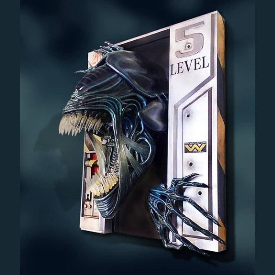 ALIEN QUEEN LIFE SIZE WALL SCULPTURE FROM HOLLYWOOD COLLECTIBLES GROUP