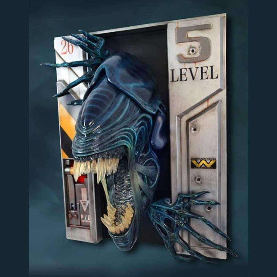ALIEN QUEEN LIFE SIZE WALL SCULPTURE FROM HOLLYWOOD COLLECTIBLES GROUP