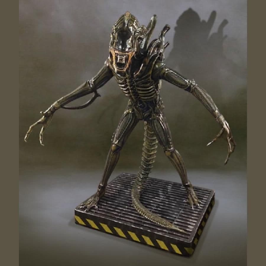 ALIEN WARRIOR 1 1 SCALE LIFE SIZE STATUE FROM HOLLYWOOD COLLECTIBLES GROUP