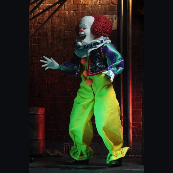 IT 1990 PENNYWISE CLOTHED ACTION FIGURE FROM NECA