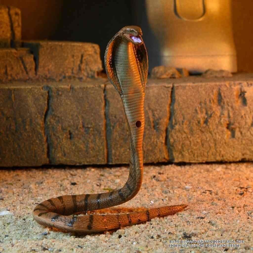 TEENAGE MUTANT NINJA TURTLES UNIVERSAL MONSTERS ULTIMATE MICHELANGELO ...