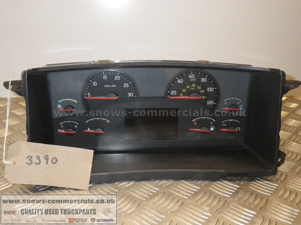 Instrument Panel Volvo 21015785