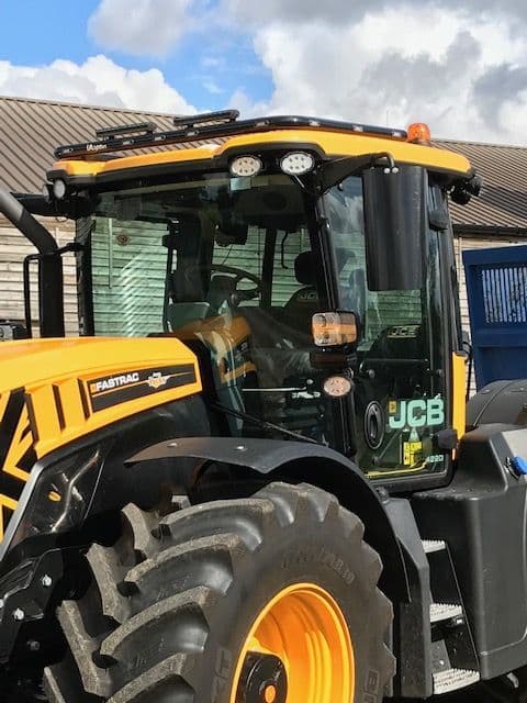 JCB Fastrac Top Bar PN LABR285