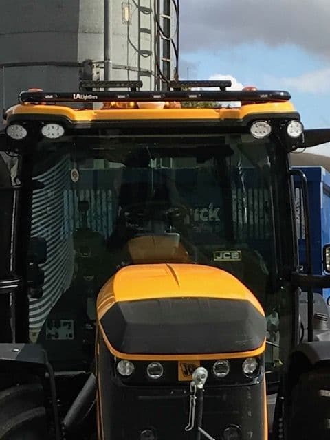 JCB Fastrac Top Bar PN LABR285