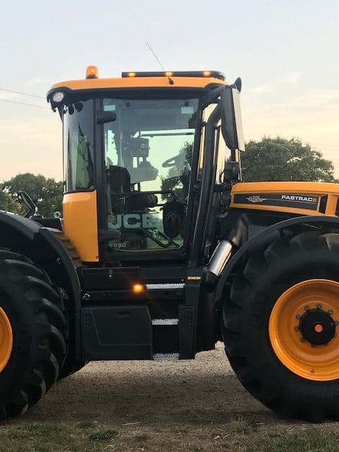JCB Fastrac Top Bar PN LABR285
