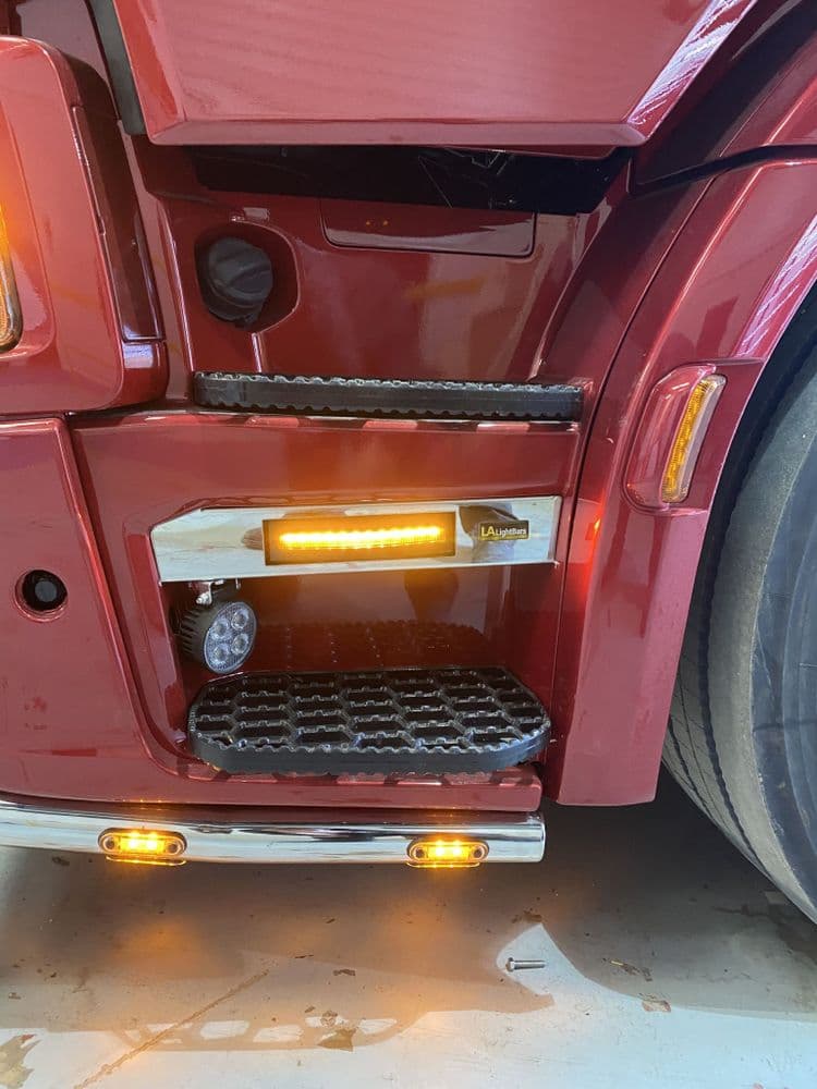 Scania Next Gen Visor Marker Step Bars PN LABR13