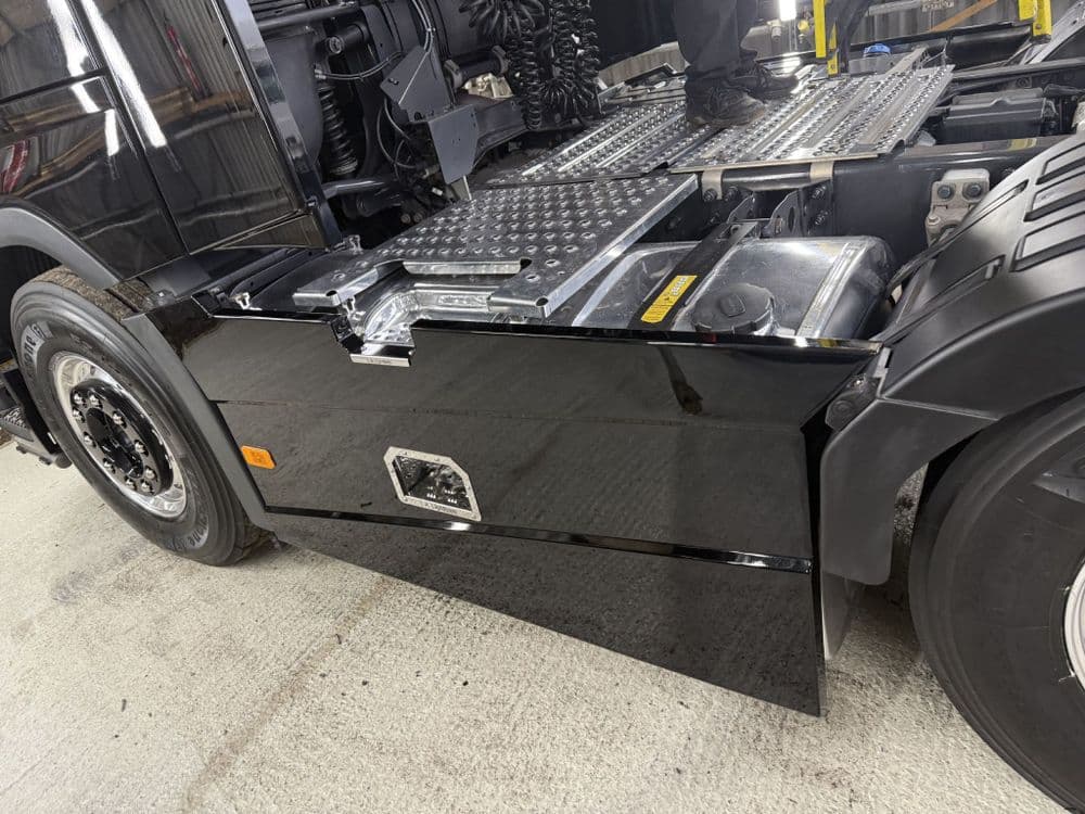 Volvo FH V5 Side Skirts PN LABR154