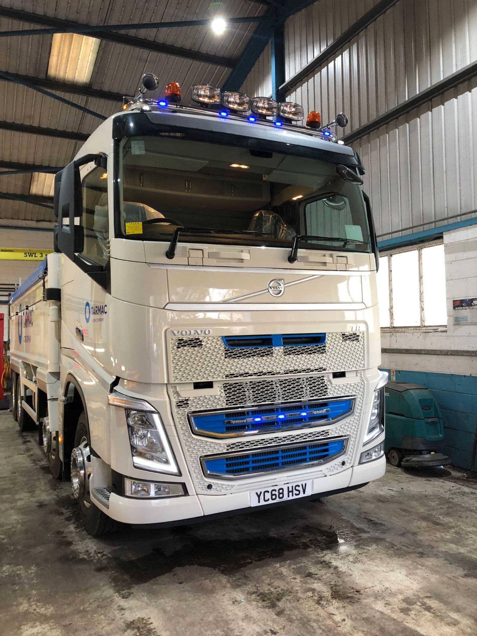 Volvo V4 FH Top Bar - Low Sleeper Cab PN LABR105