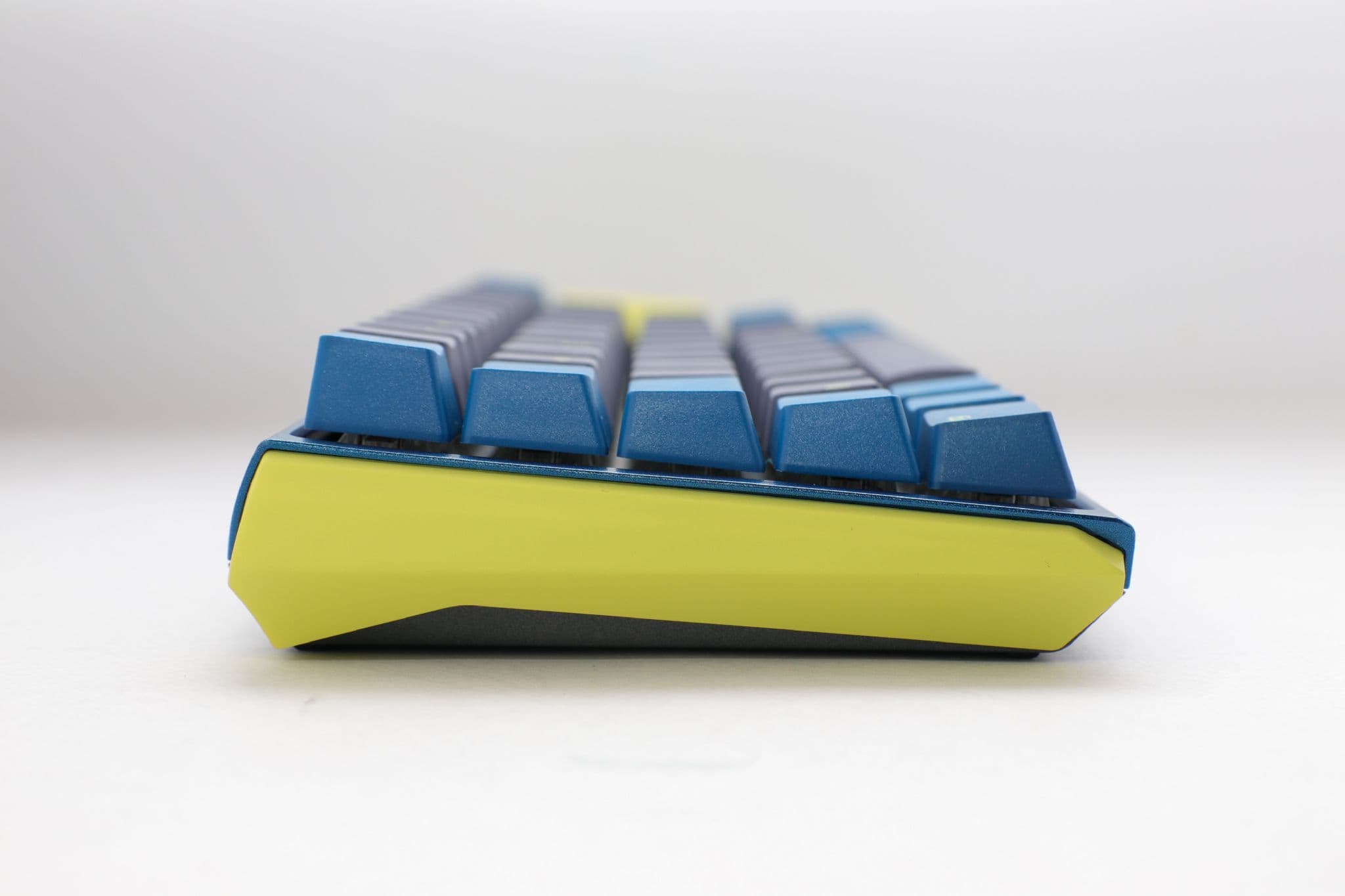 Ducky One3 Daybreak Mini RGB Cherry MX switch USB Mechanical gaming ...