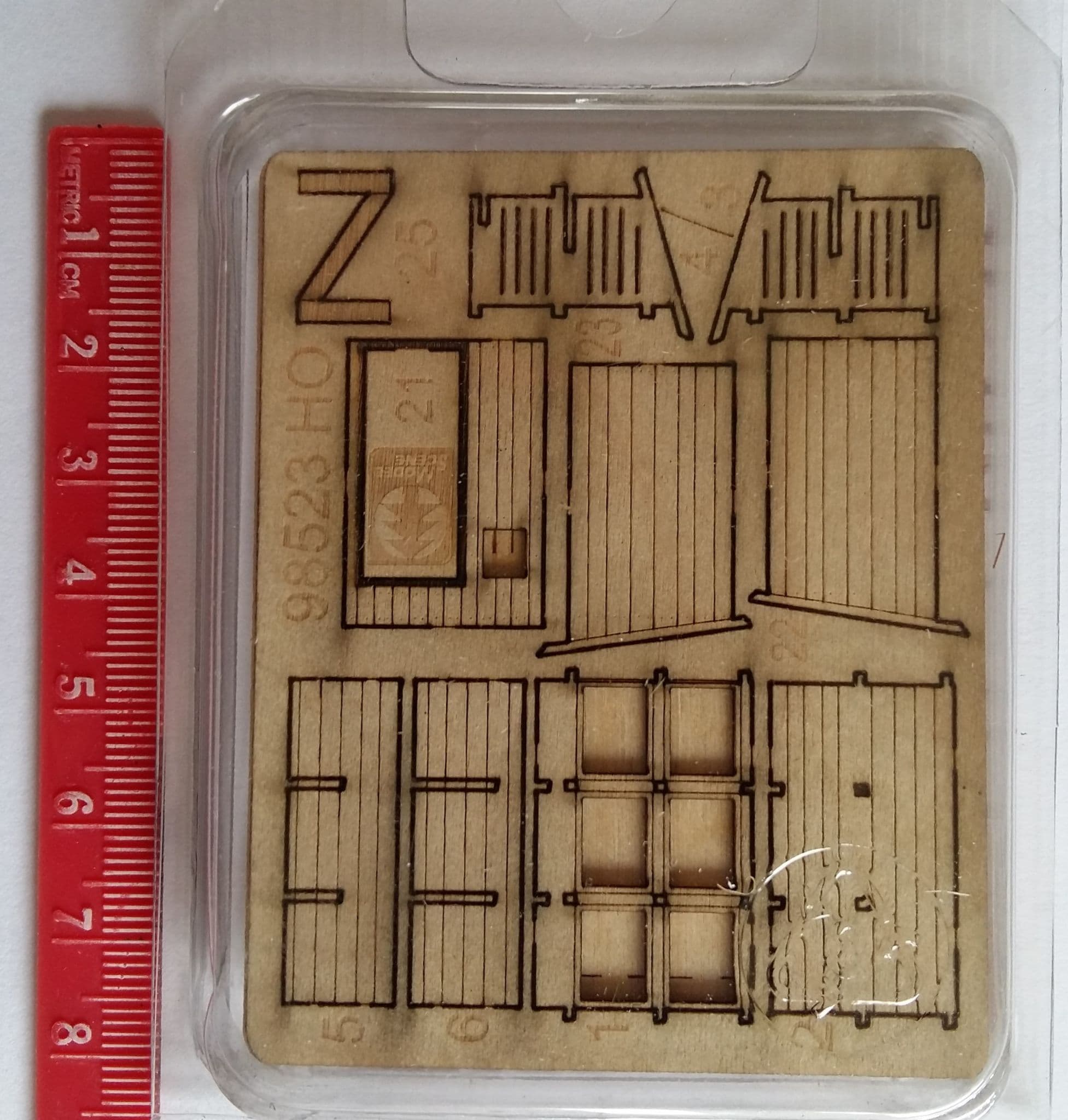 Model Scene 98523 Farm Yard Kit Scale HO 1 87