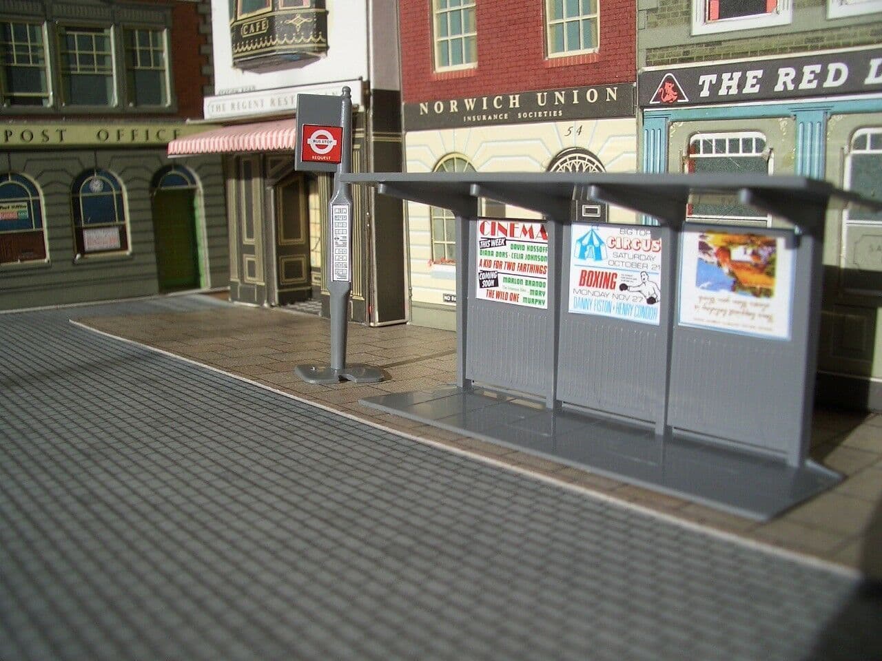 Model Scene 5007 Bus Stop & Shelter 00 Gauge Model Scenery Detail ...