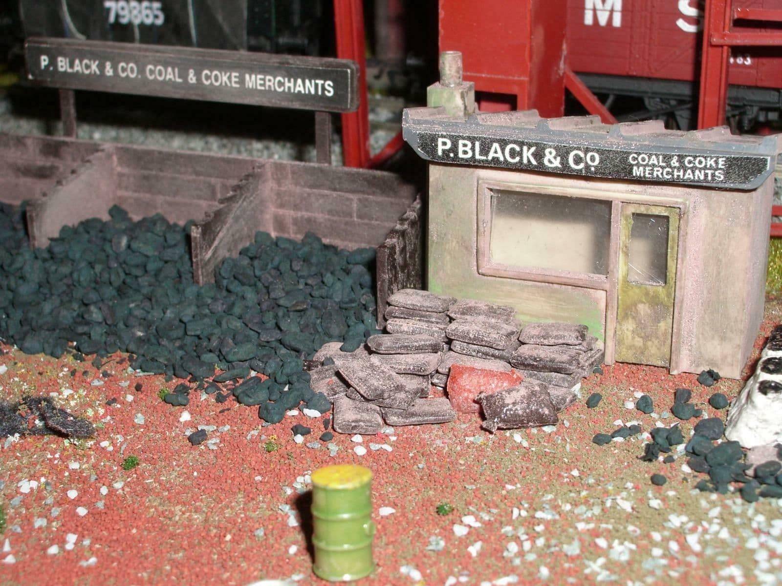 MODEL SCENE 5066 OO Scale Sacks of Coal