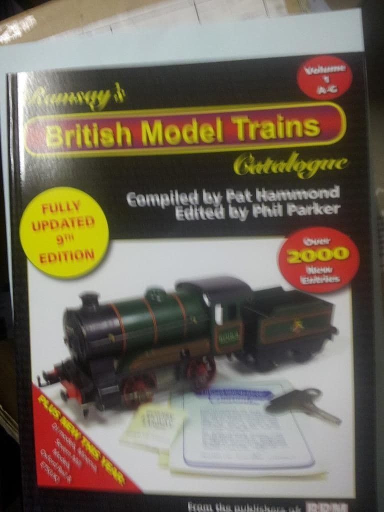 RAMSAY S BRITISH MODEL TRAINS CATALOGUE 2 VOLUMES ISBN 9781907292903