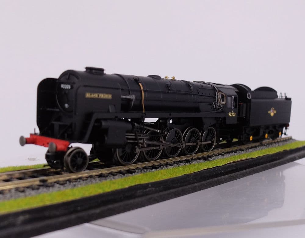 Hornby R30351 2-10-0 BR Class 9F92203 Late Crest Black Prince