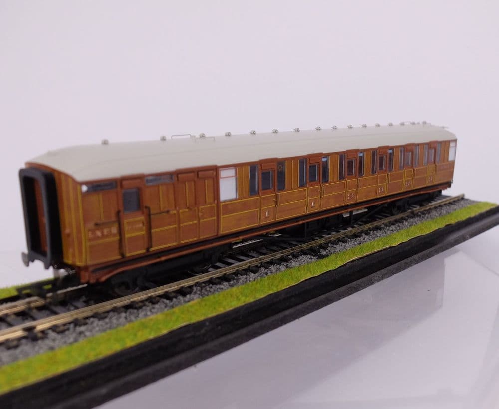 R40454 LNER Gresley Corridor Brake Composite Teak Coach 21437