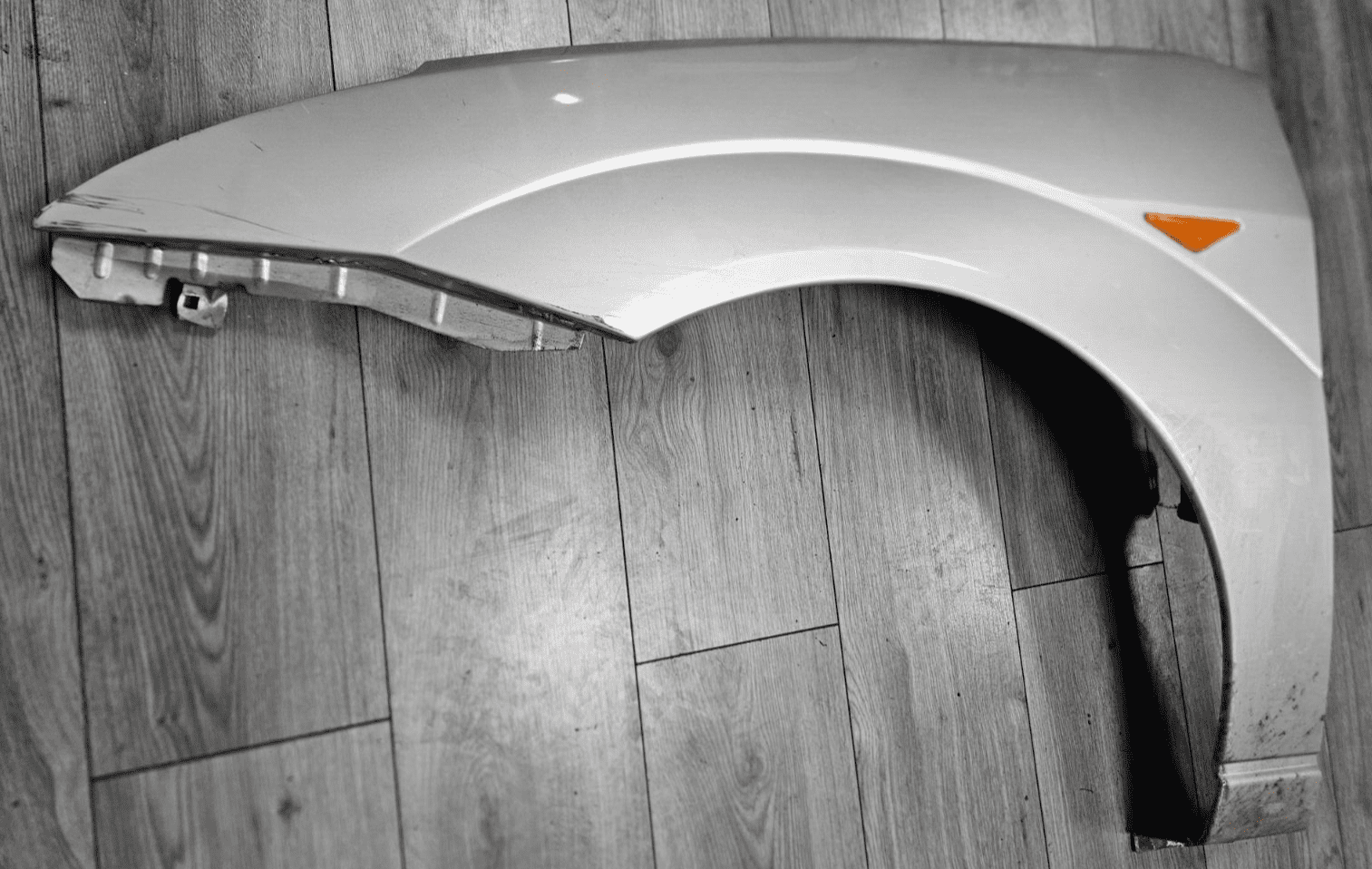 GENUINE FOCUS MK1 PASSENGER LEFT FRONT WING FENDER MOONDUST SILVER 1998 ...