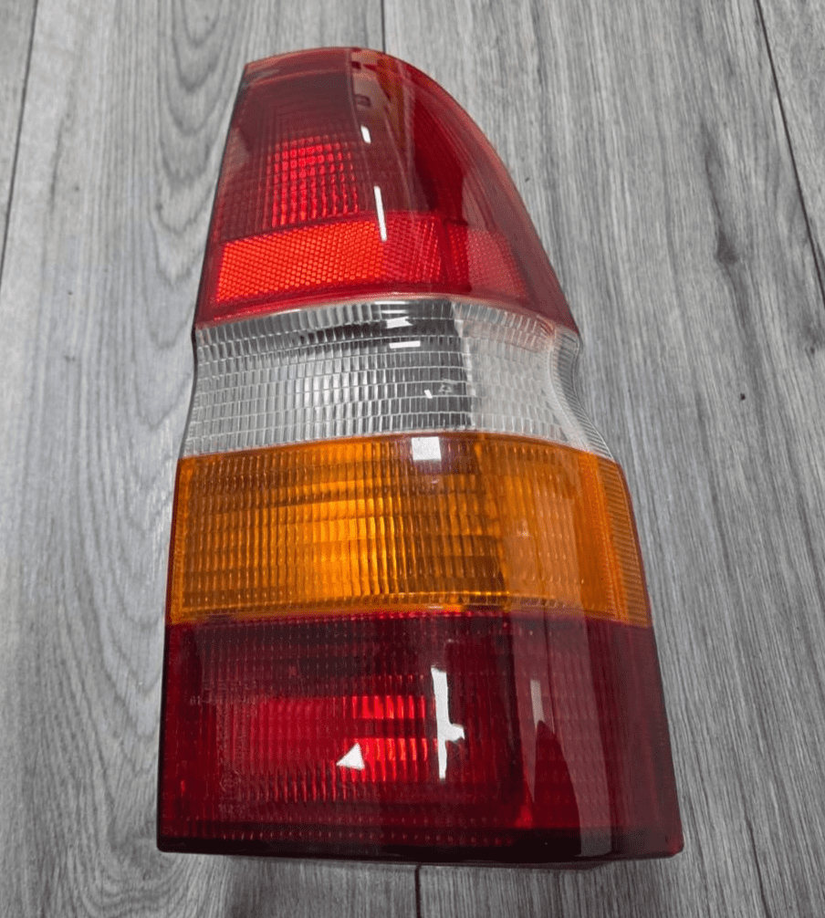 GENUINE FORD ESCORT MK6 ESTATE DRIVER RIGHT TAIL LIGHT 1996 - 2001