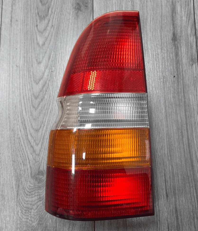 GENUINE FORD ESCORT MK6 ESTATE PASSENGER LEFT TAIL LIGHT 1996 - 2001