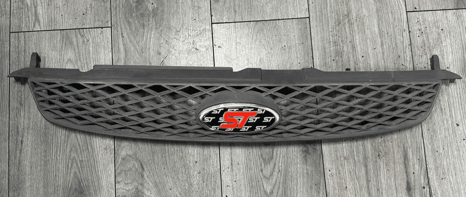 GENUINE FORD FIESTA MK6 ST150 / ZETEC-S FRONT GRILLE ST BADGE 2005-2008