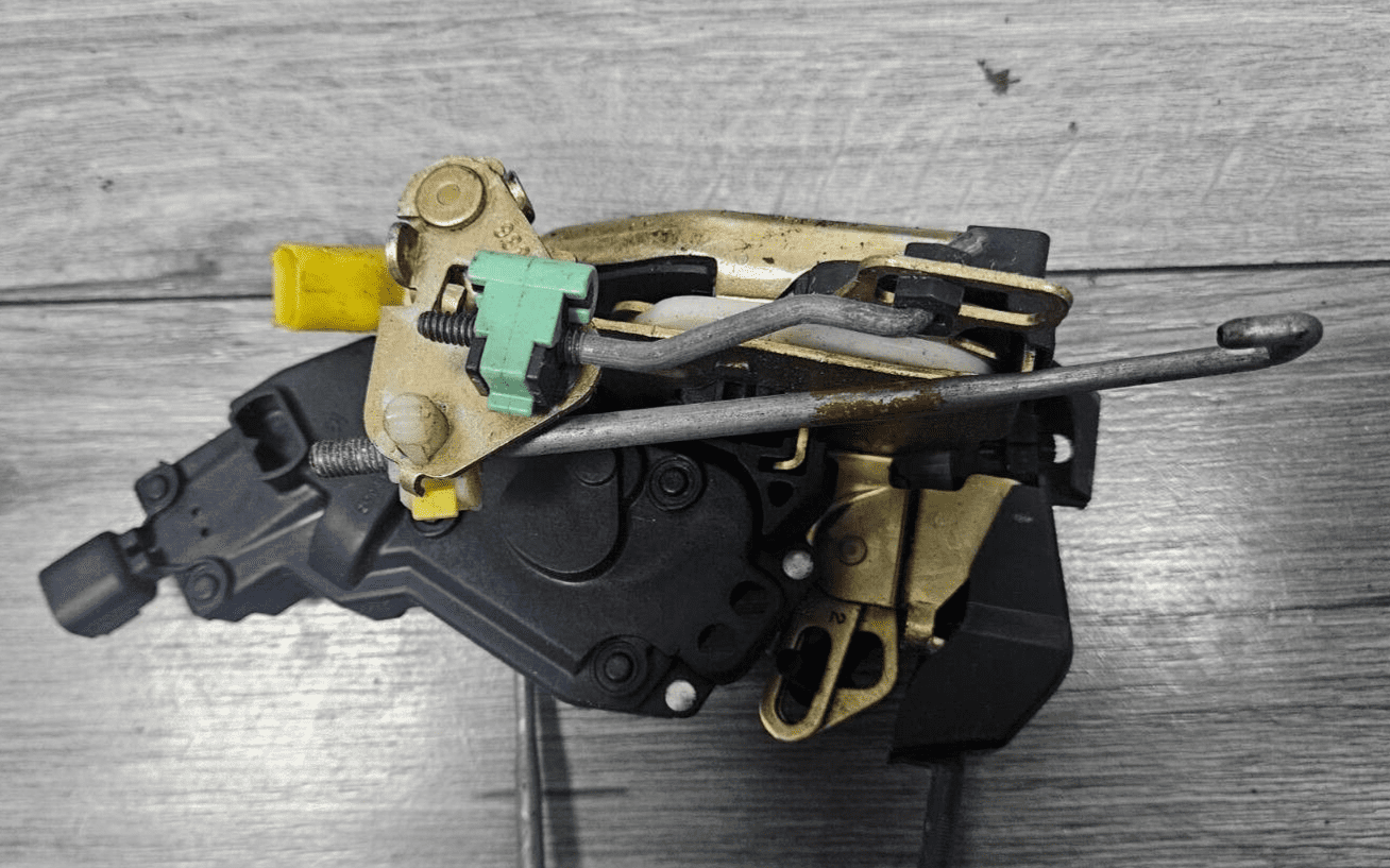 FORD EXPLORER REAR DRIVER RIGHT DOOR LOCK 1L24-78266B38-ADW 2000 - 2006