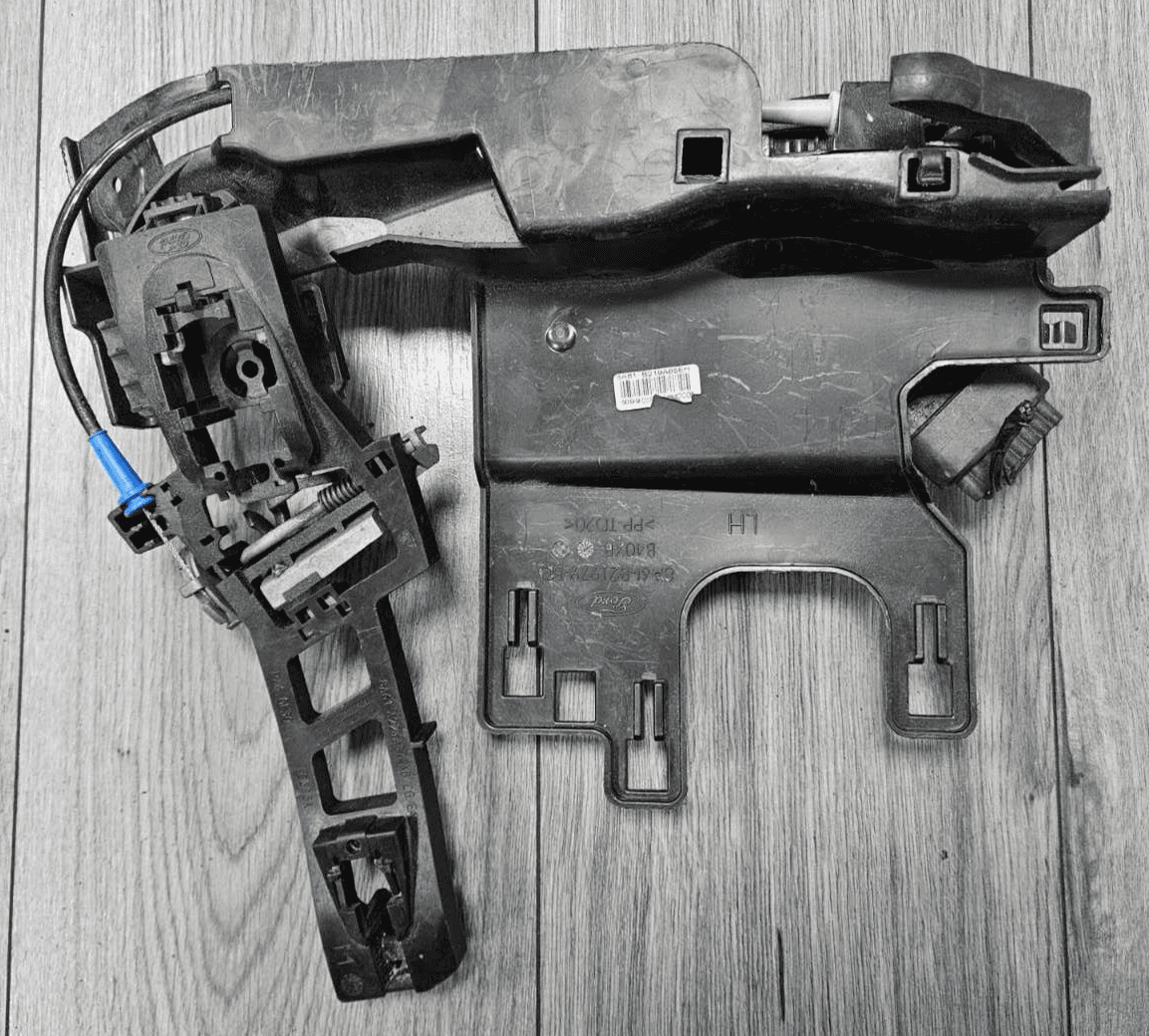 FORD FIESTA MK7 3 DOOR FRONT PASSENGER LEFT DOOR LOCK AM5A-U21813-DF ...