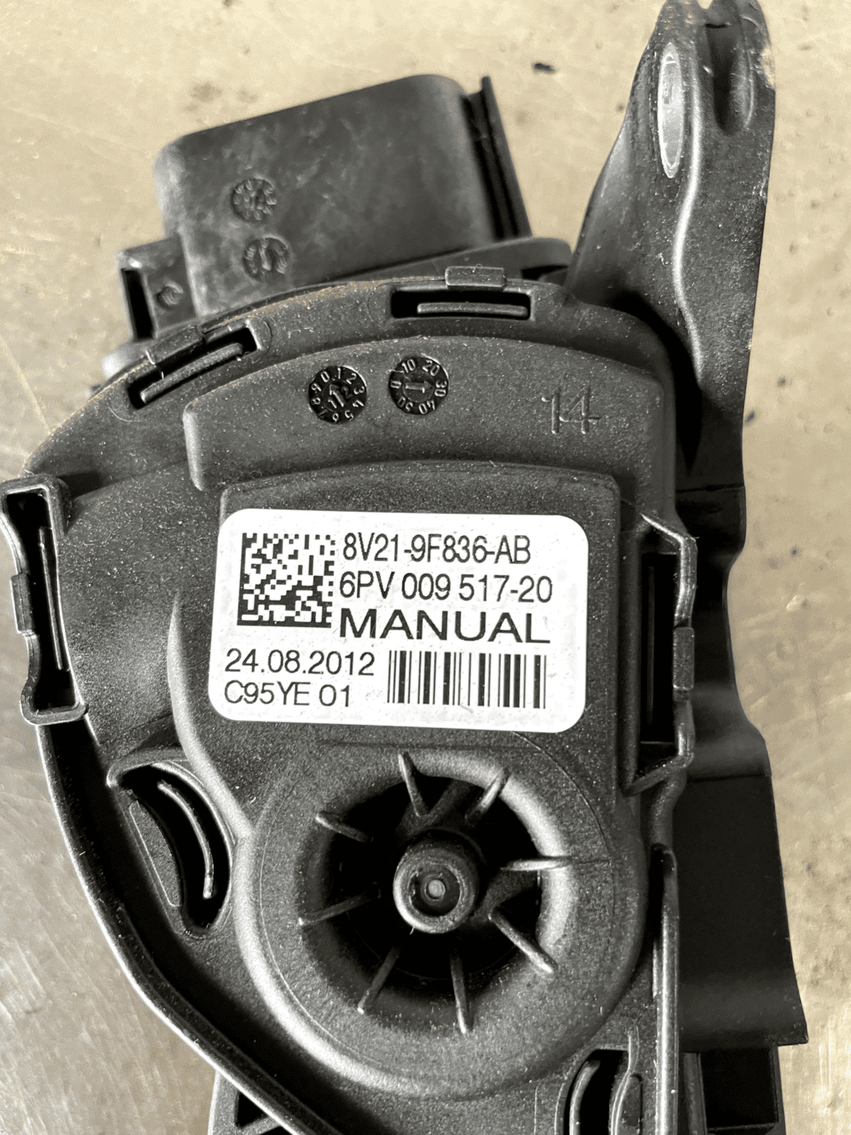 FORD FIESTA MK7 THROTTLE ACCELERATOR PEDAL 8V21-9F836-AB 2008 - 2012