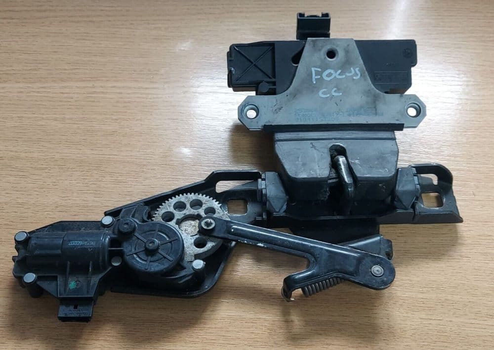 FORD FOCUS CC CONVERTIBLE REAR TAILGATE BOOT LOCK 6N41-L442A66-AB 2006-2010