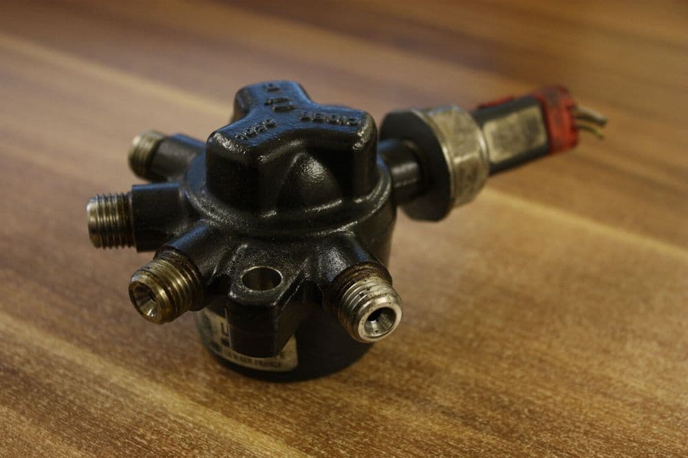 FORD FOCUS MK2 C-MAX 1 8 TDCi KKDA FUEL RAIL SENSOR 4M5Q-9D280-DB 55PP02-03