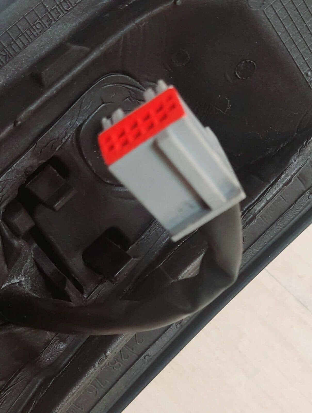 FORD FOCUS MK2 DRIVER SIDE WING MIRROR & INDICATOR SILVER 2007 - 2011