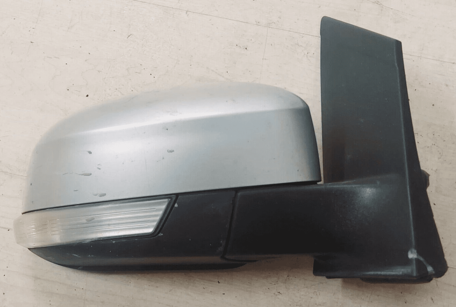 FORD FOCUS MK2 DRIVER SIDE WING MIRROR & INDICATOR SILVER 2007 - 2011