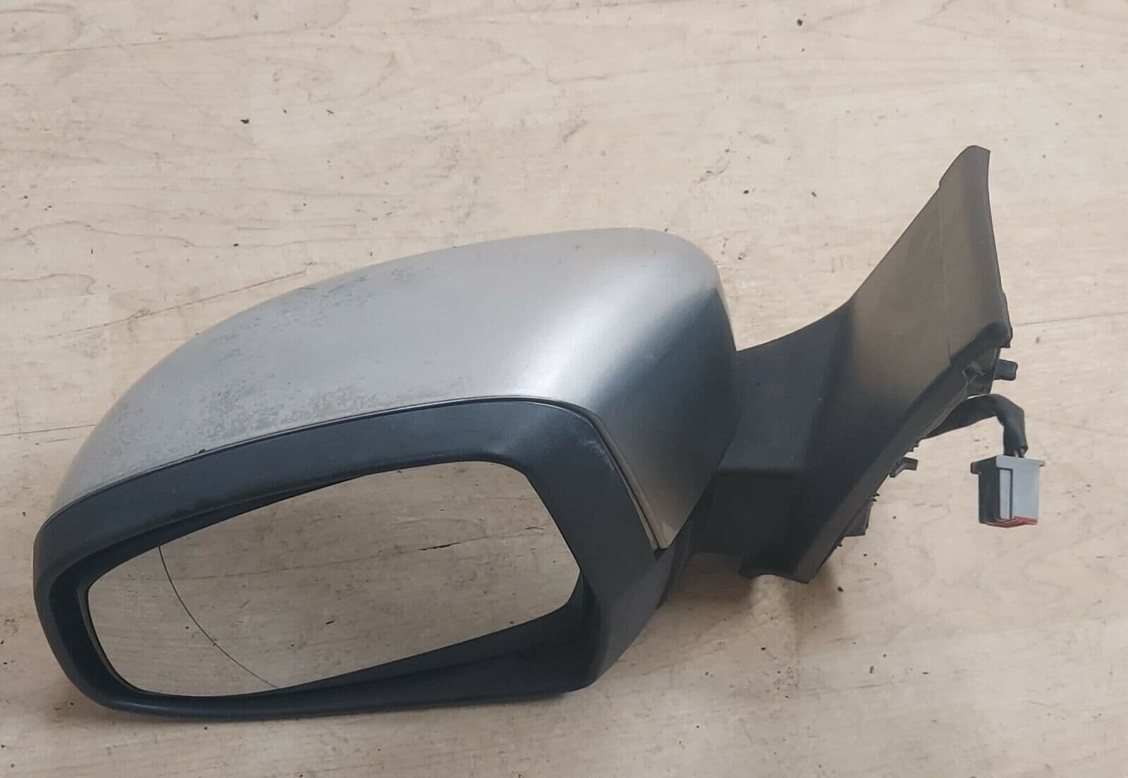 FORD FOCUS MK2 PASSENGER SIDE WING MIRROR & INDICATOR SILVER 2007 - 2011