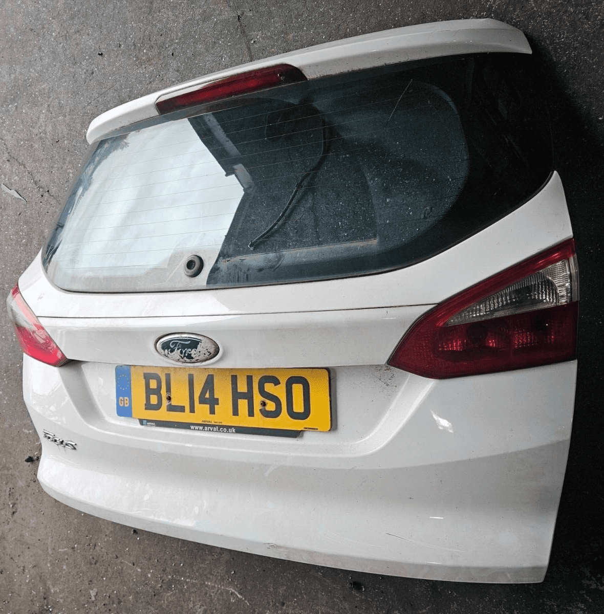 FORD FOCUS MK3 ESTATE REAR BACK TAILGATE BOOT LID FROZEN WHITE 2011 -2015